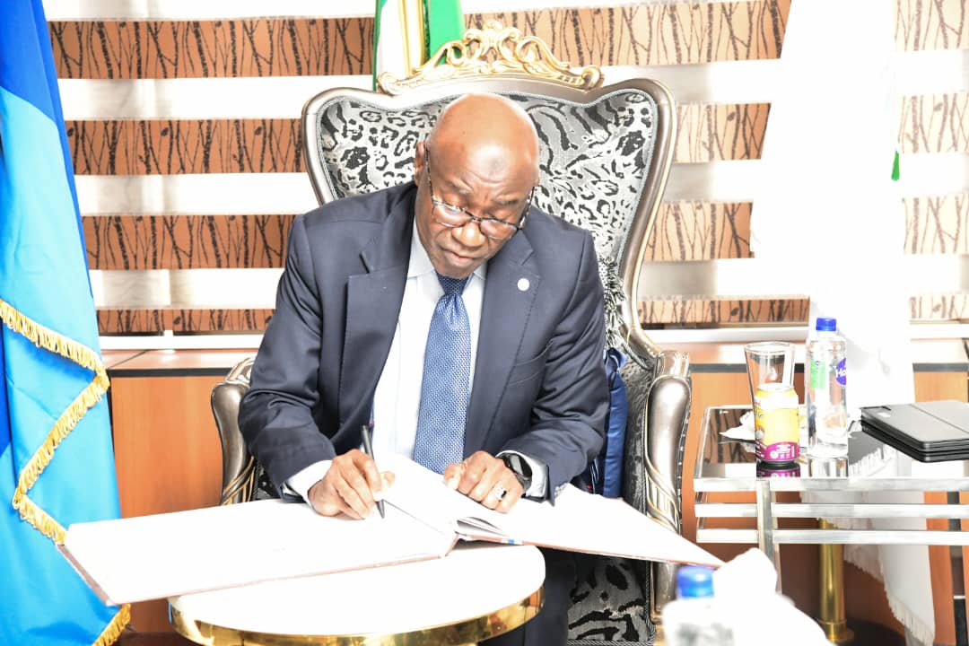 President Chartered Institute of Personnel Management Visits National ...