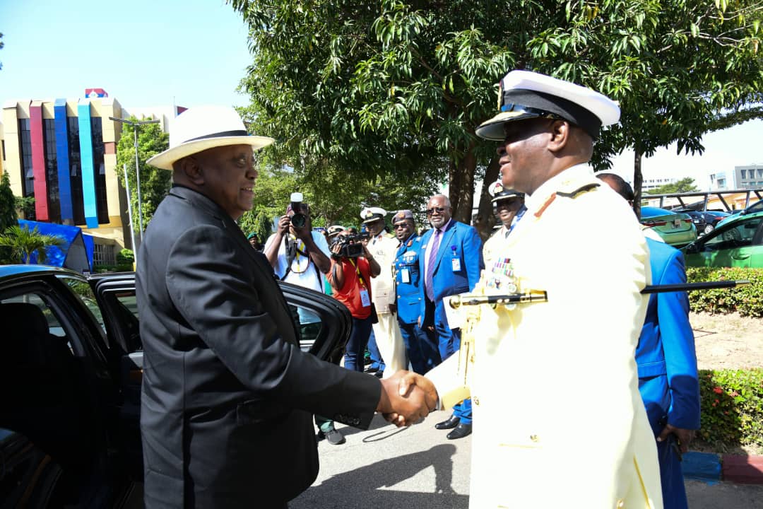 Former President of Kenya Delivers Inaugural Lecture for Course 33 ...