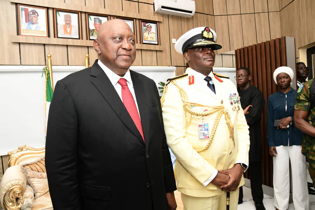 Former President of Kenya Delivers Inaugural Lecture for Course 33 ...