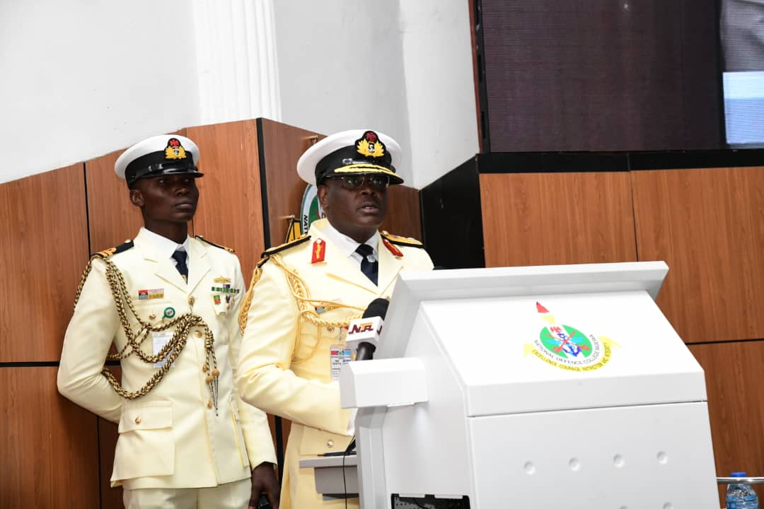 Former President of Kenya Delivers Inaugural Lecture for Course 33 ...