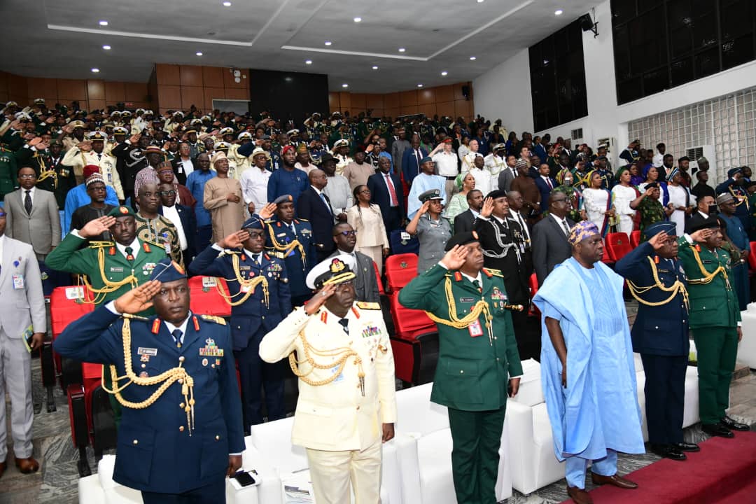 Former President of Kenya Delivers Inaugural Lecture for Course 33 ...